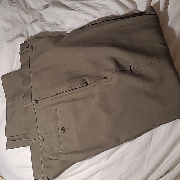 Haggar | Pants | Haggar Mens 42 32 Classic Fit No Iron Brown Dress ...